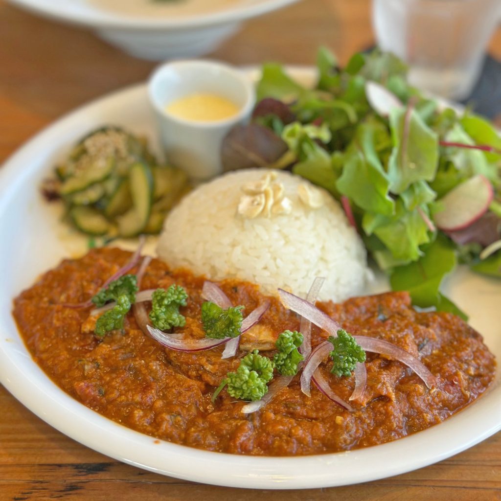 10月の月替わりごはんプレートランチ – FLAT CAFE